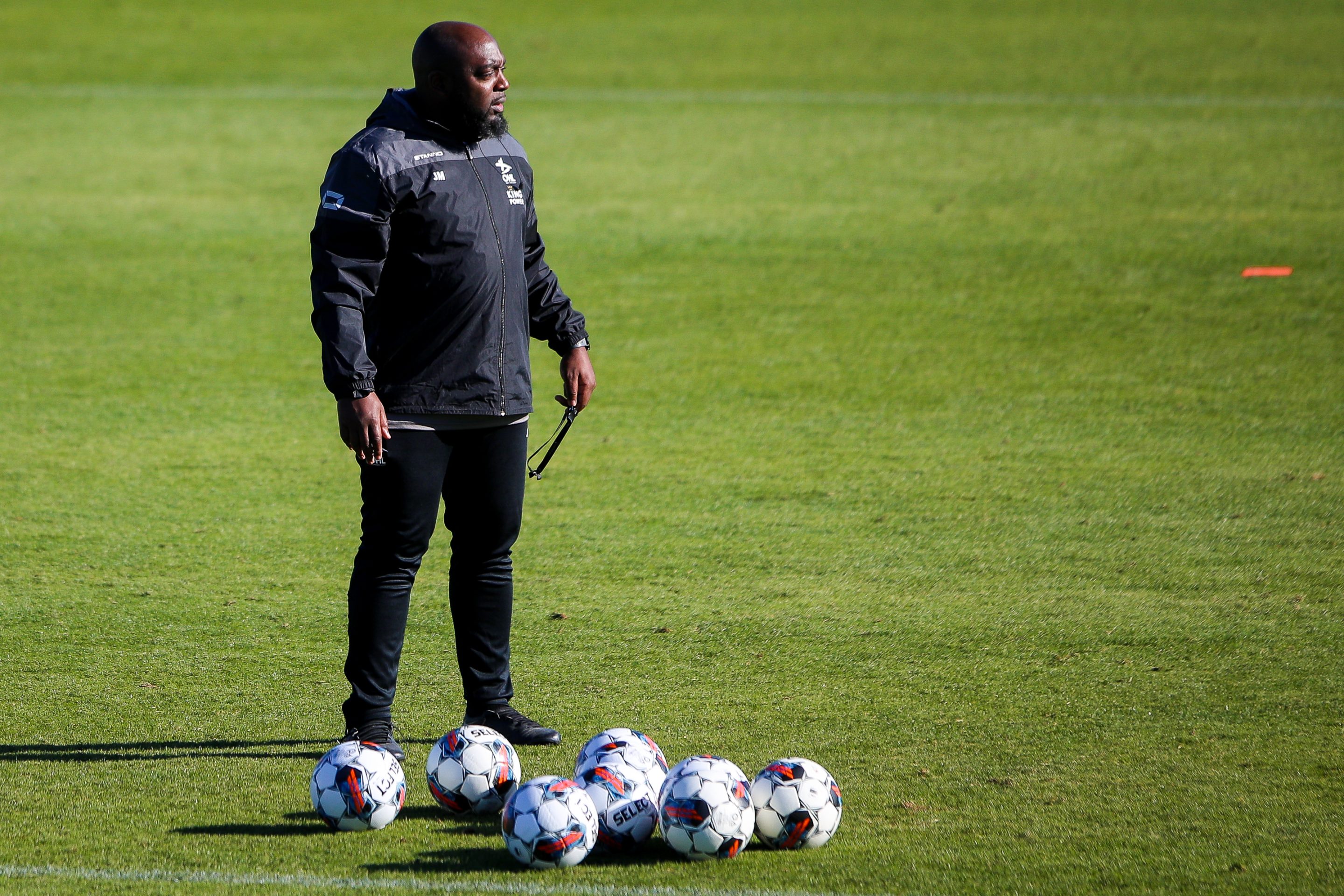 VIDEO: Jo Mununga over integratie jeugdspelers in de a-kern - OHL - Oud ...